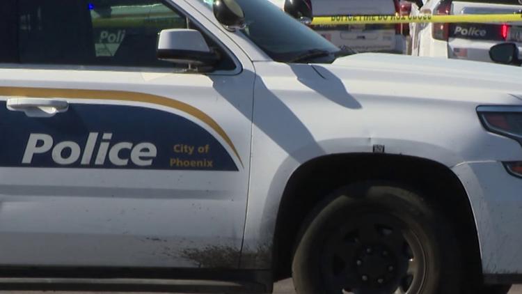 Man killed in head-on crash in Phoenix Saturday morning