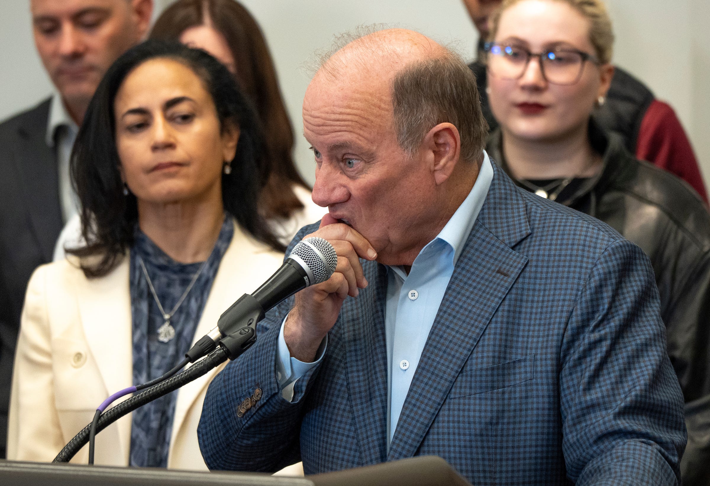 Duggan drops bid for governor amid toxic dirt fallout in Detroit