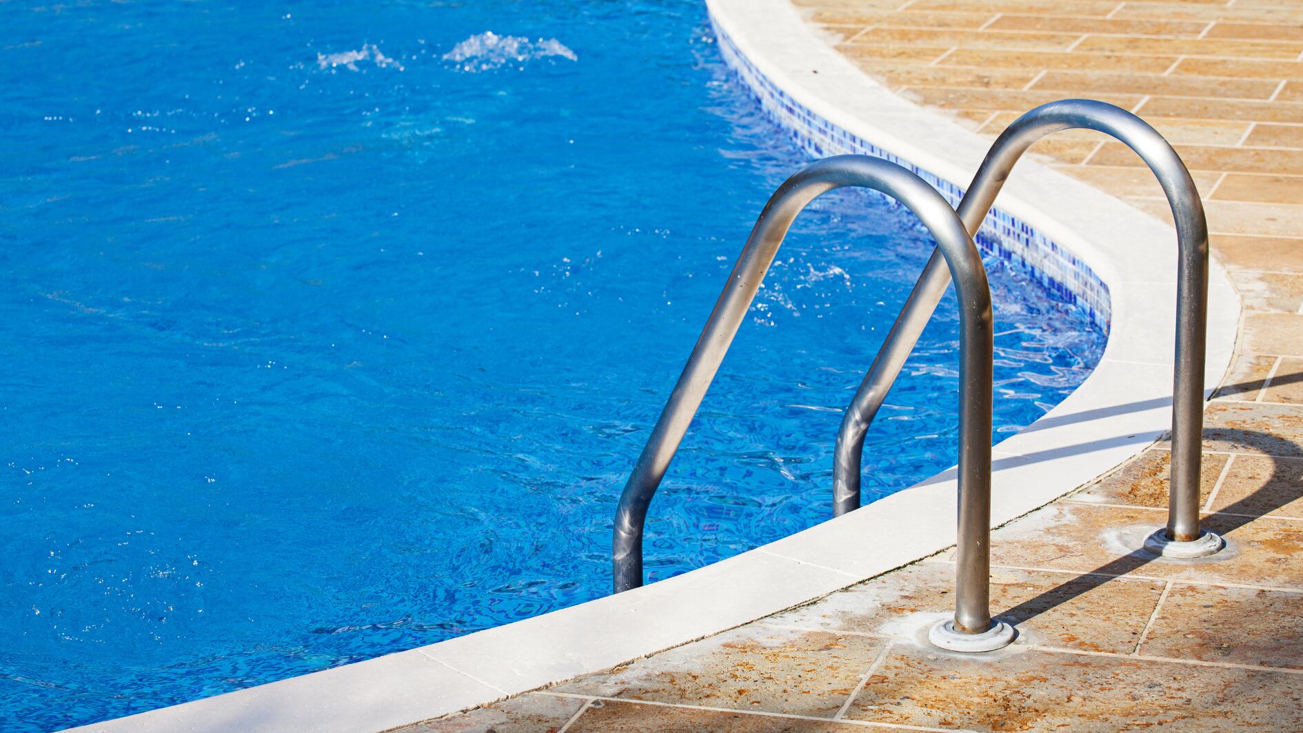 Pools in Kansas City to delay opening day due to recent low temperatures