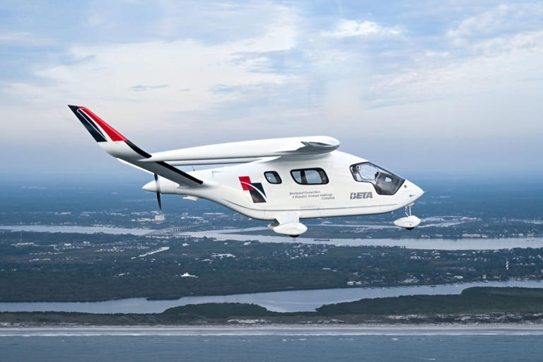 Republic Airways pilots fly electric aircraft in Florida
