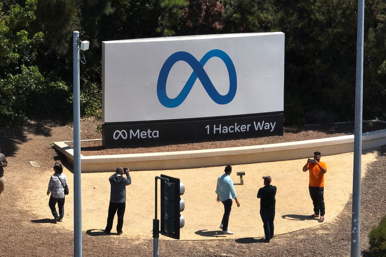 Meta stock has struggled, but a recovery is taking shape