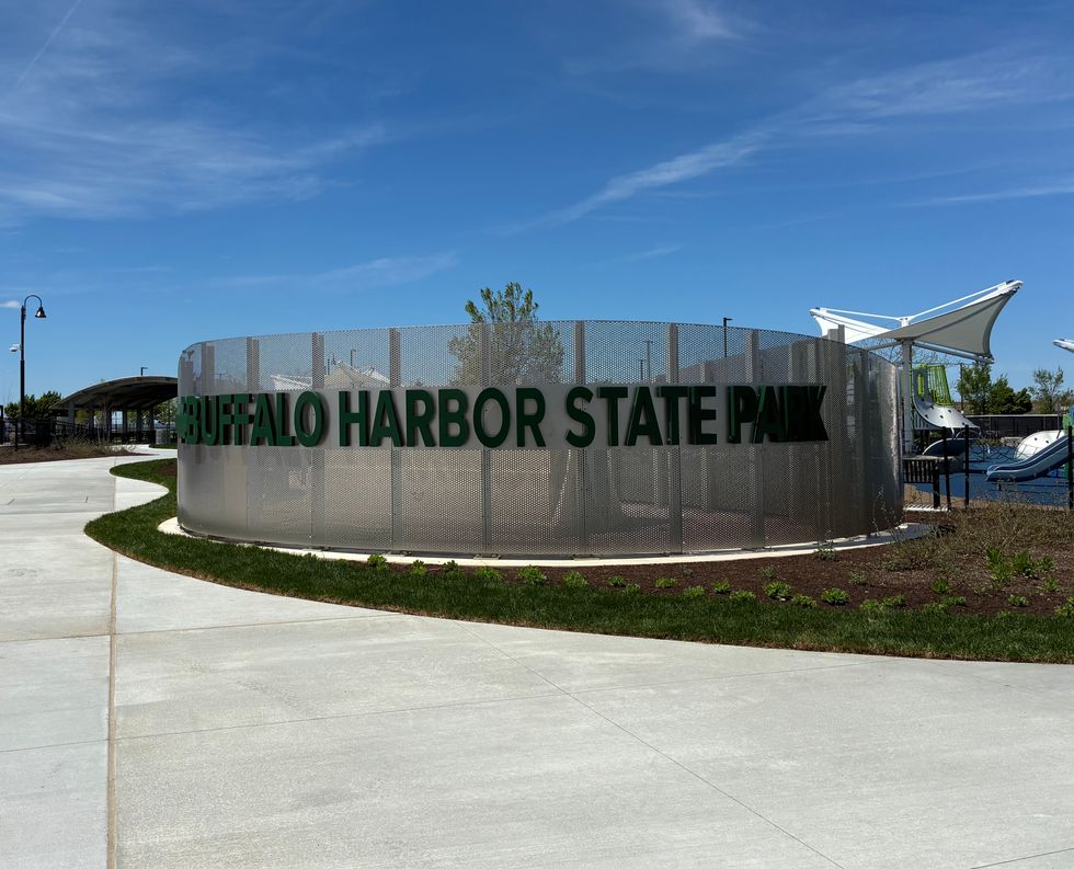 Buffalo Harbor Spraypark opens
