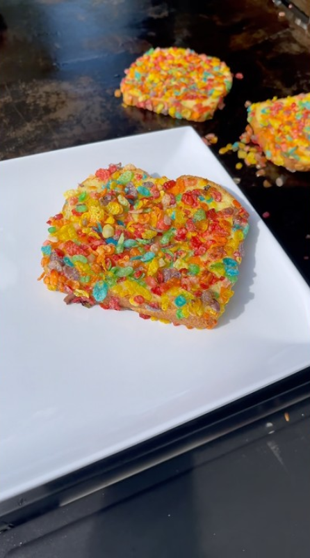 Fruity Pebbles French toast that’s sweet and crunchy