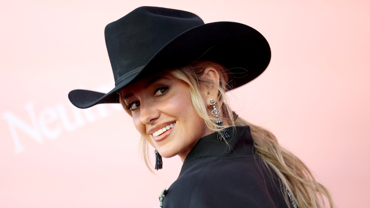 'Attention': See Lainey Wilson's eye-catching new teaser on a billboard