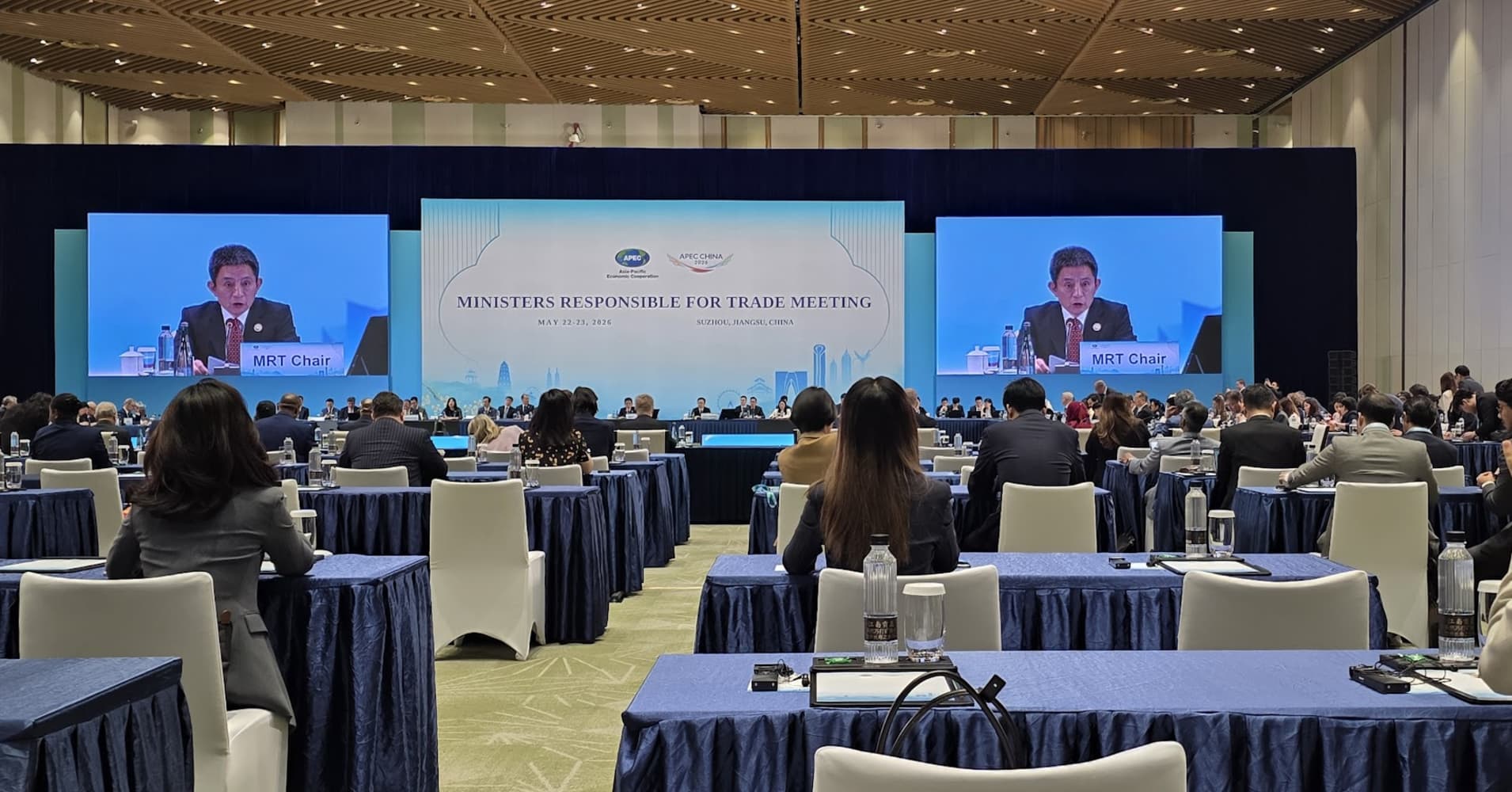 China calls for APEC cooperation as commerce minister skips opening ...
