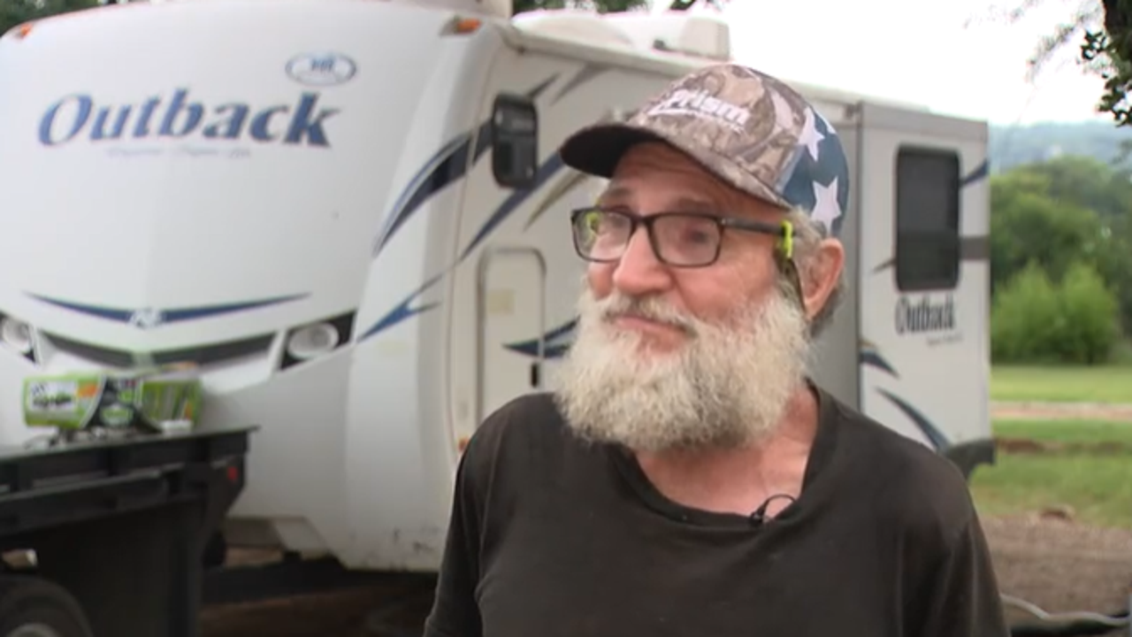 Homeless Fort Worth veteran hopes to reunite with dog after settling in ...