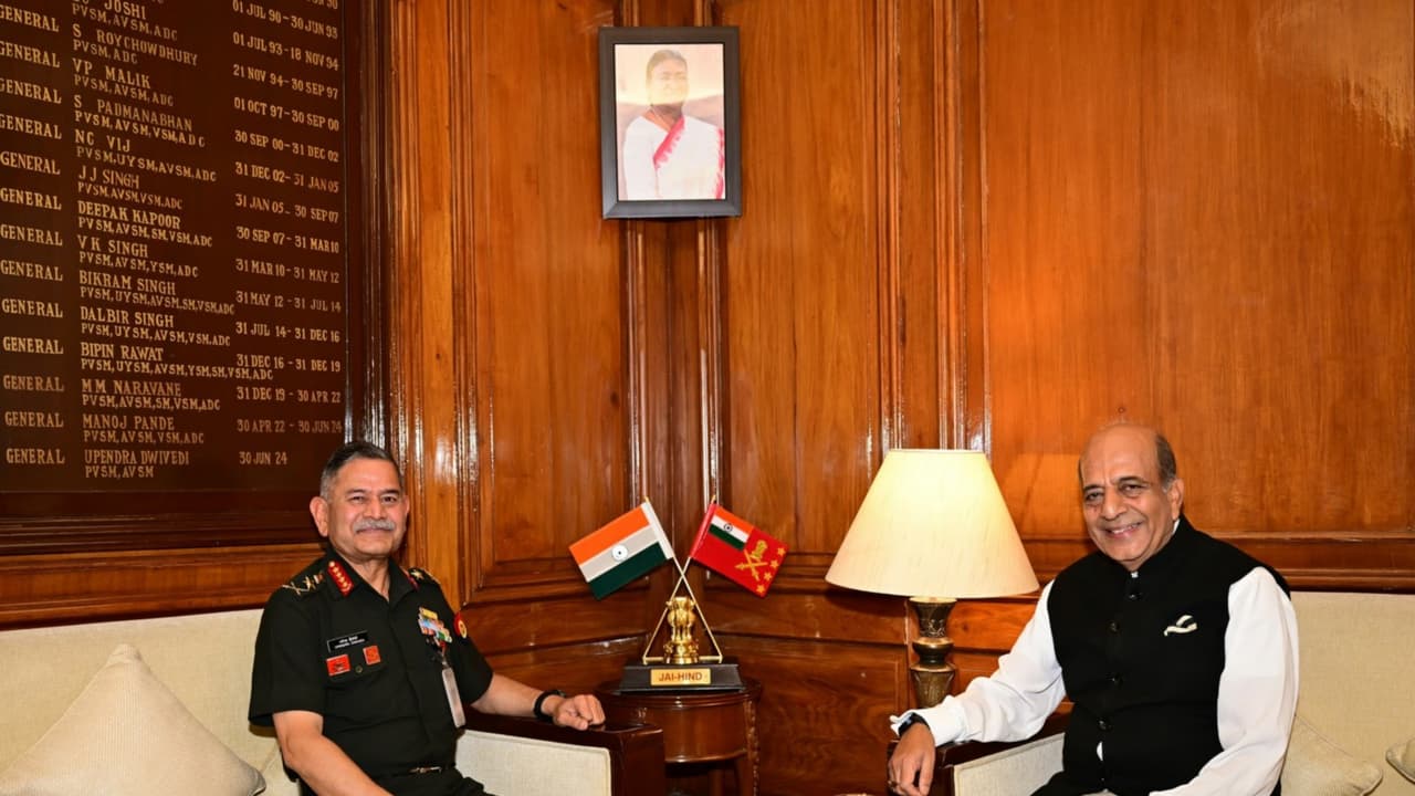 India, Bangladesh focus on strengthening defence ties, border security