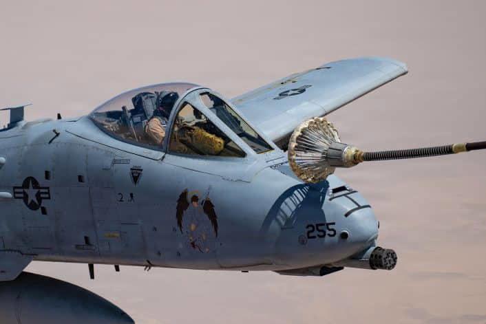 A-10s deployed to the Middle East now flying with new refueling probe ...