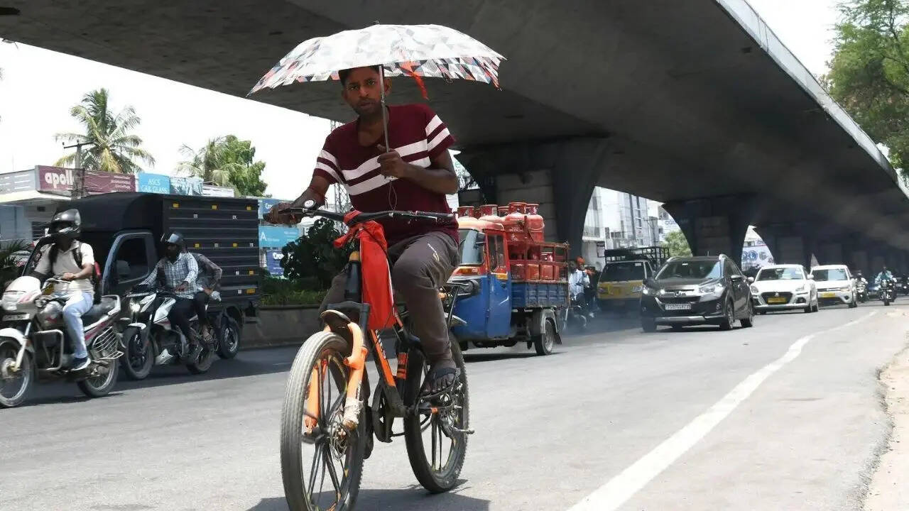 Hyderabad records its hottest temperature of season at 43.4°C; heatwave ...