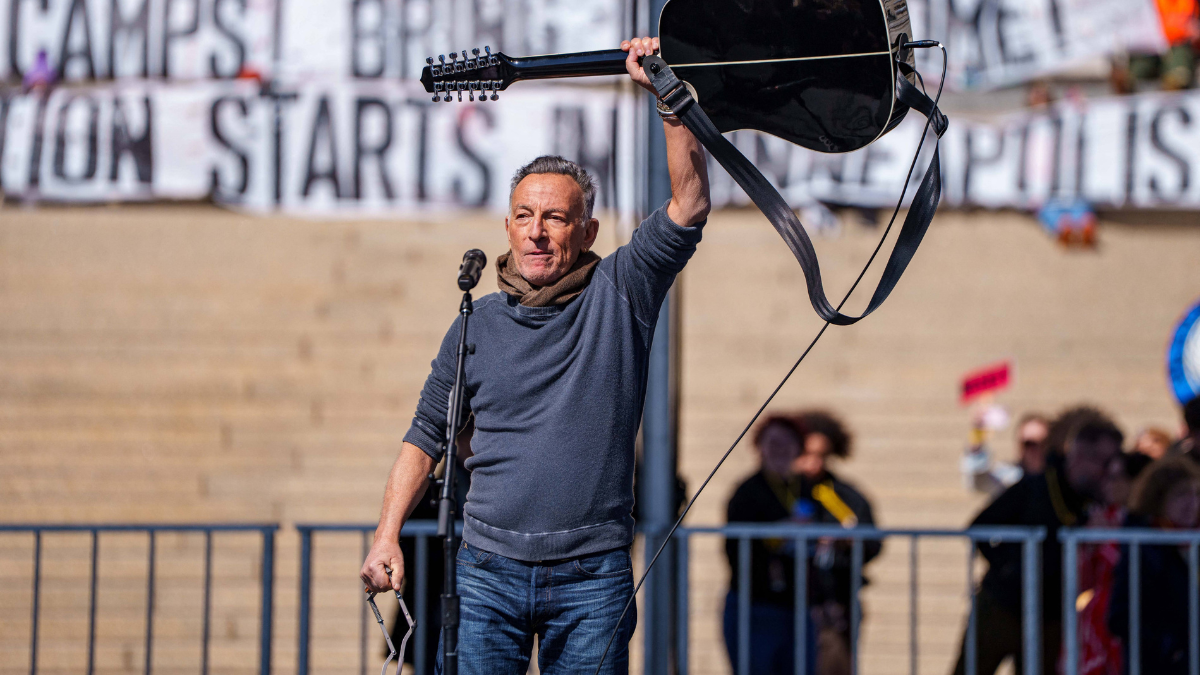 Bruce Springsteen launches blistering attack on Donald Trump on Stephen ...