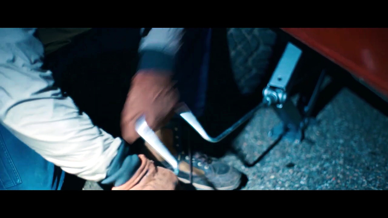 Passenger movie clip - Tire Rack