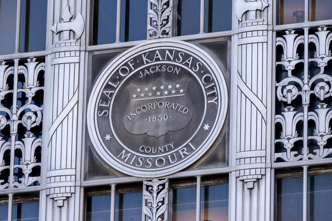 Lawsuit renews focus on Kansas City FBI probe. Here's what we know