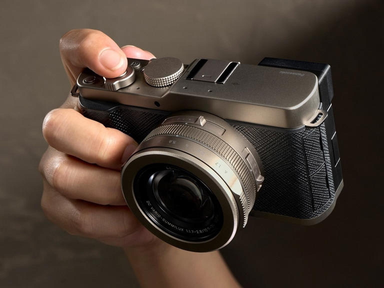 Panasonic’s LUMIX L10 is for people who still like taking photos