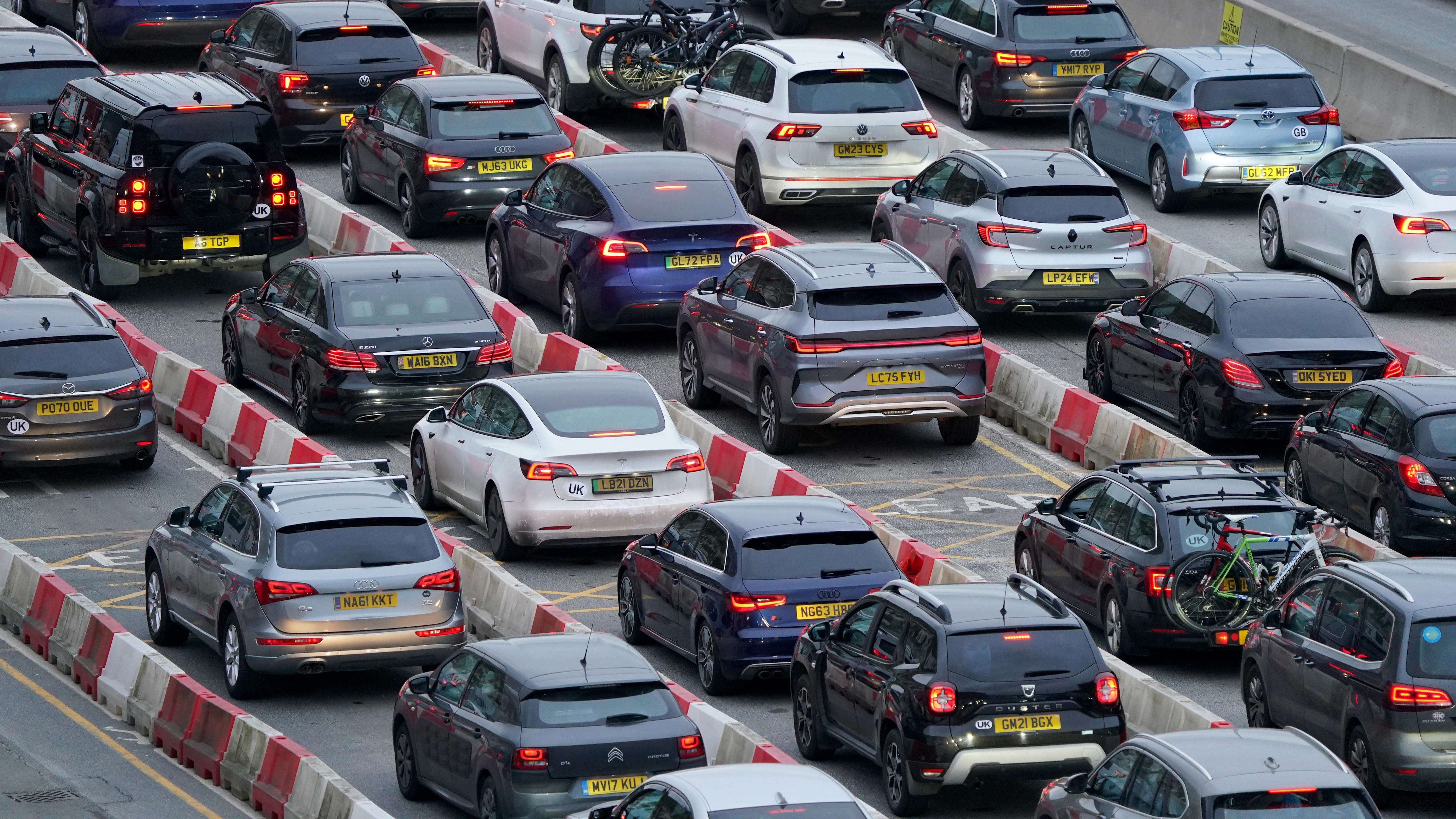 Traffic jams expected on popular tourist routes as bank holiday getaway ...
