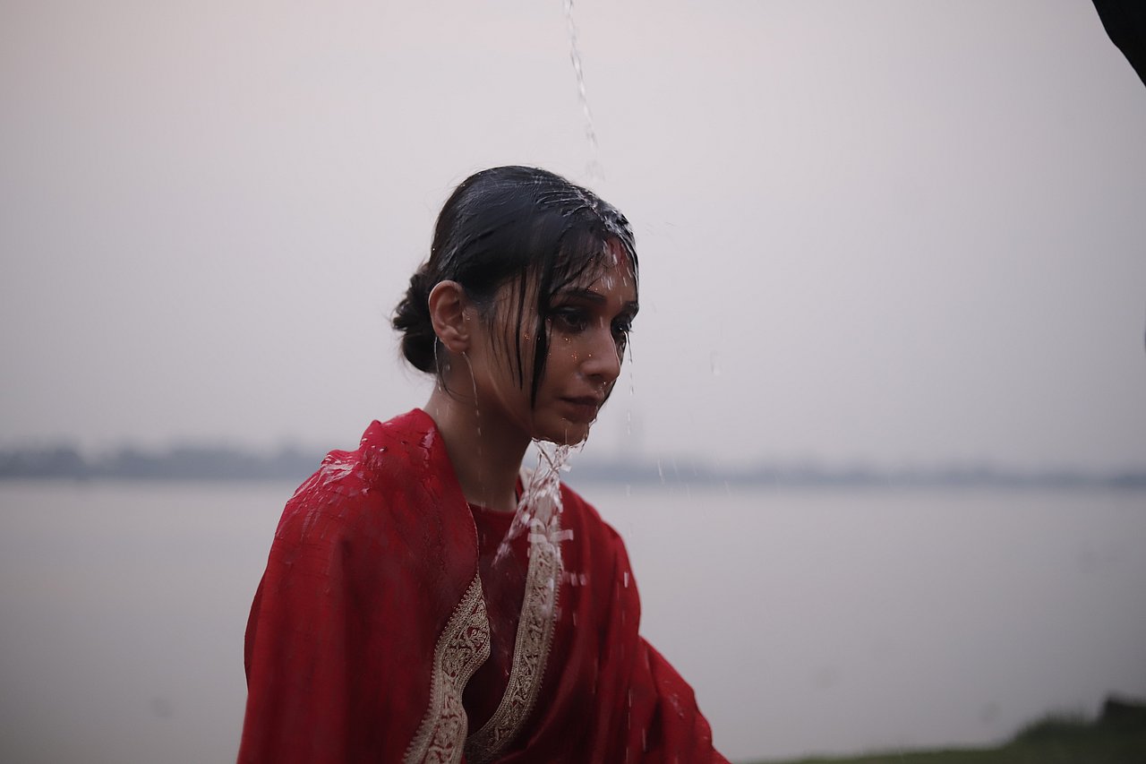 Mimi Chakraborty back on OTT with Nirjhar Mitra's Queens, teaser drops ...