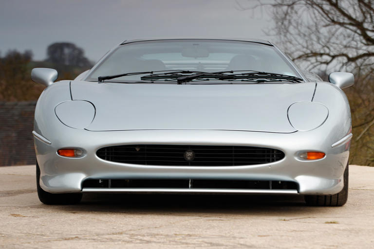 Jaguar XJ220: Has this 90s supercar been badly treated?