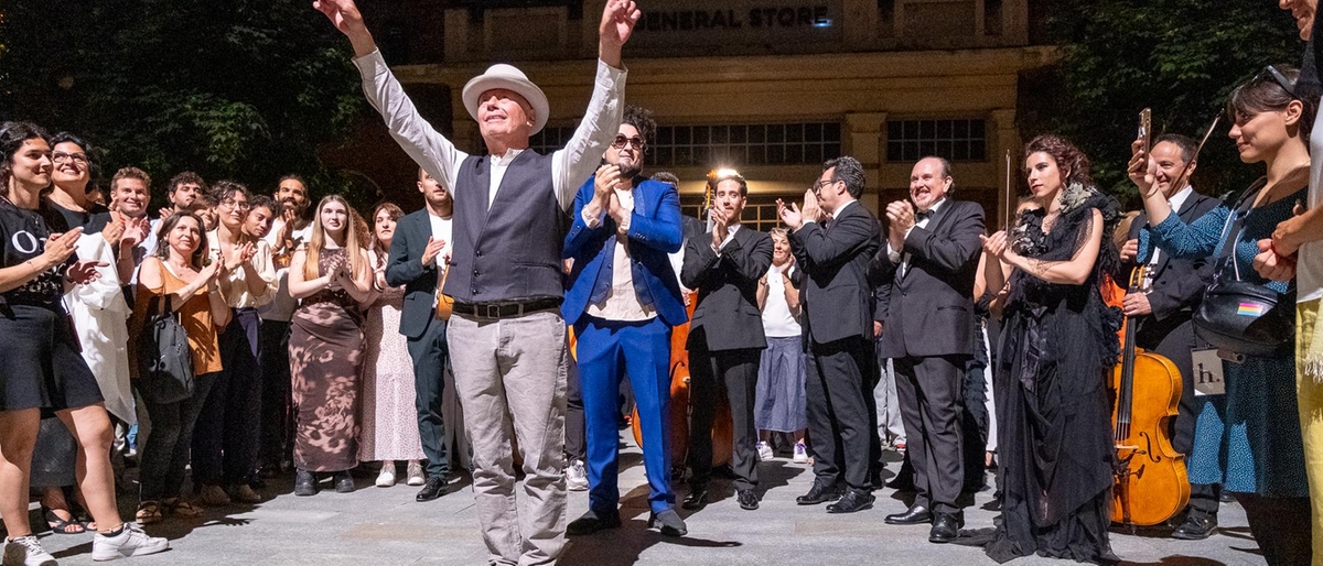 ’Una Traviata da cortile’. L’opera fuori dal teatro. Un rito comunitario