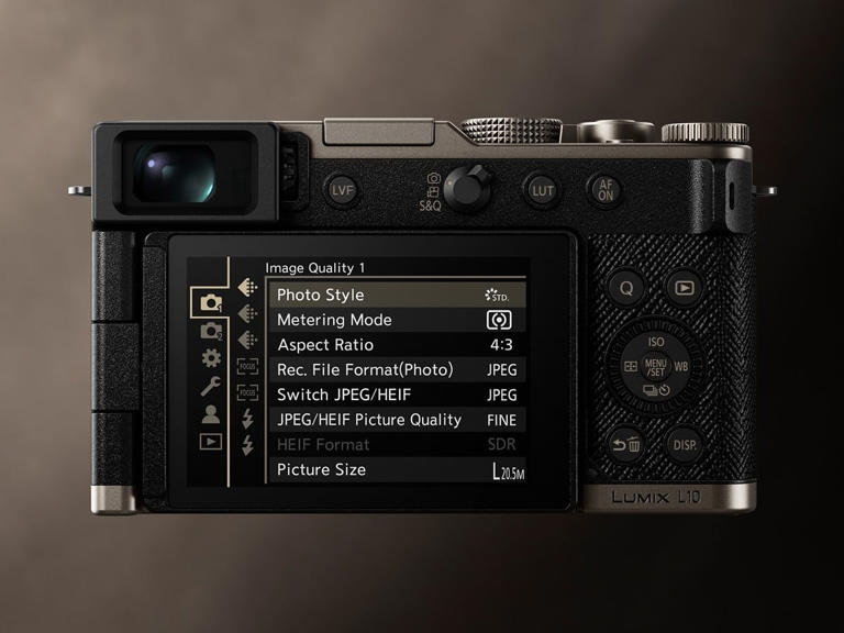 Panasonic’s LUMIX L10 is for people who still like taking photos
