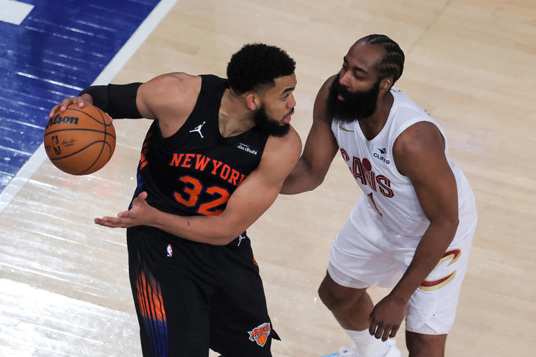 Cavs score vs Knicks. New York leads wire to wire in Game 3 win