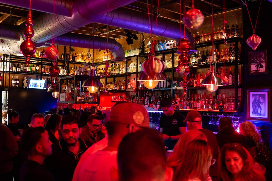 This lively cafe and bar is closing after 26 years on Lincoln Road in ...