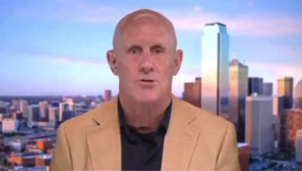 Retired vice admiral accused of wearing mask in bizarre viral Fox News ...