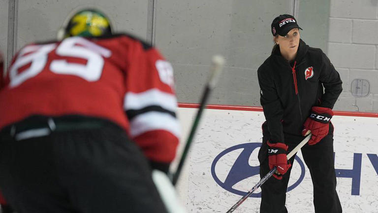 New Jersey Devils appear to lose executive Meghan Duggan to the PWHL