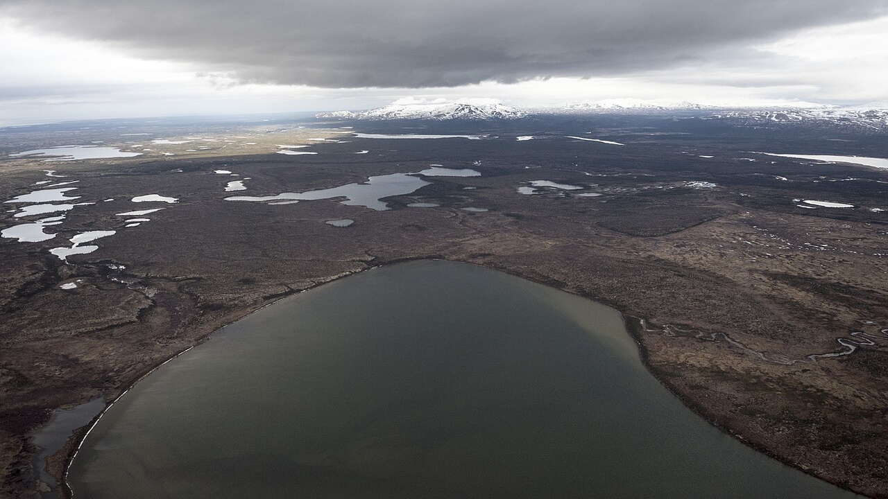 This Alaska park has two active volcanoes, beach brown bears, and zero fees
