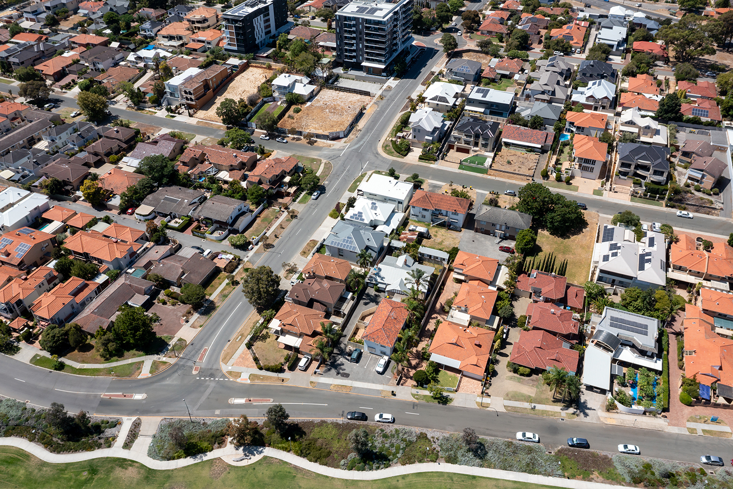 Thousands of Aussies eligible for $150 cash boost to spruce up backyard