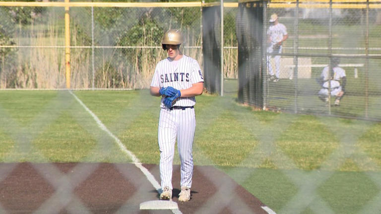 Dwenger sweeps Snider to complete SAC play 14-0