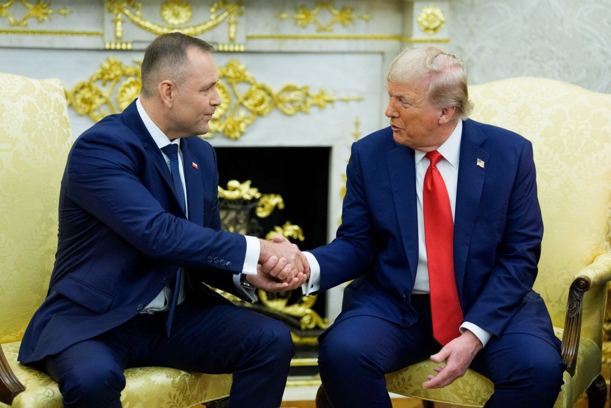 Trump says US will deploy 5,000 more troops to Poland
