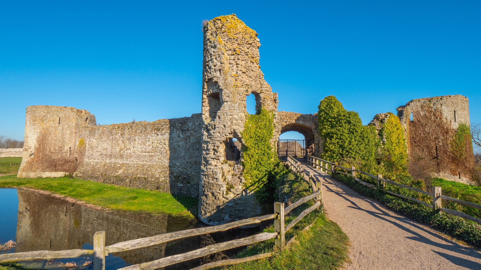 Only two hours from London, this is the oldest English castle, built ...