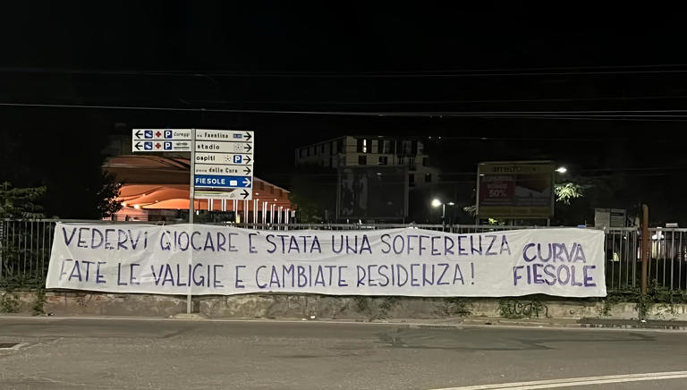 Fiorentina, squadra contestata a suon di striscioni in giro per la ...