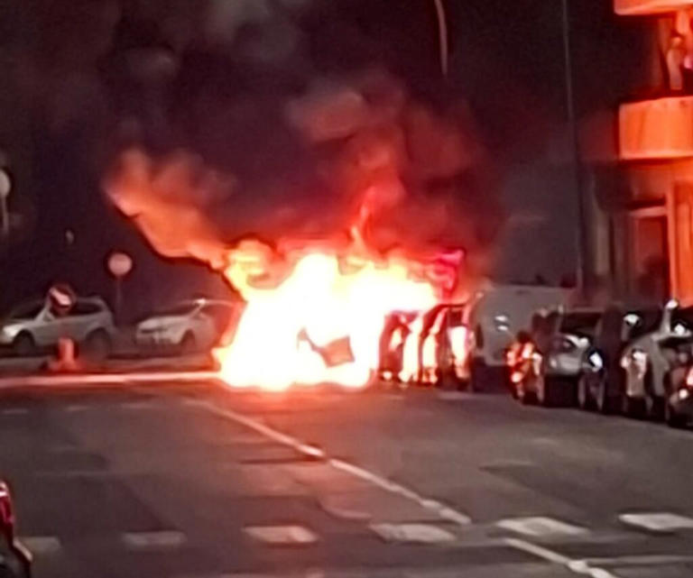 Incendio a Pomezia nella notte: quattro auto distrutte dal fuoco in via ...