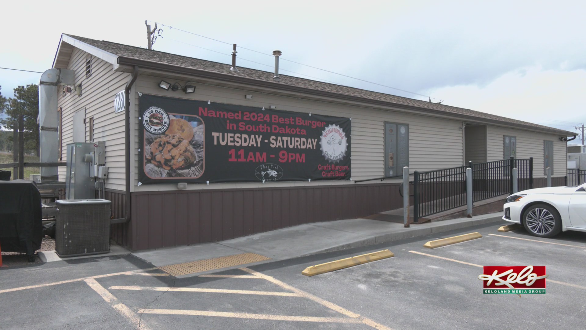 Neighbors Grub and Pub looking to defend their Beef Burger Battle title