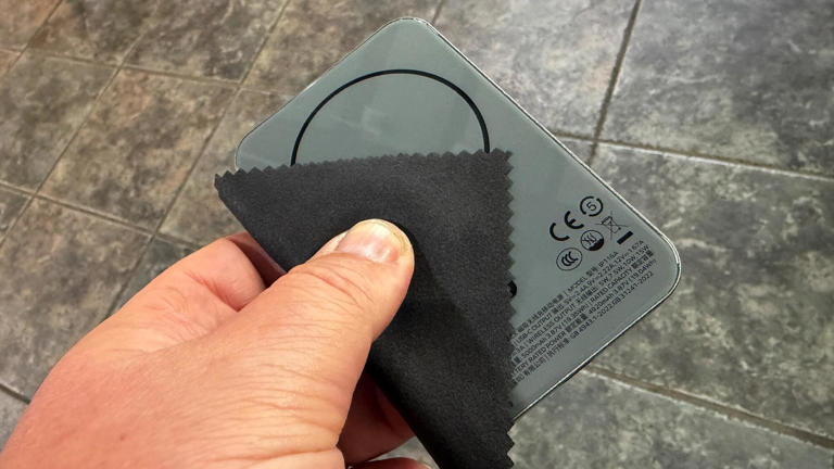 I switched my solid-state portable battery with this graphene heat ...