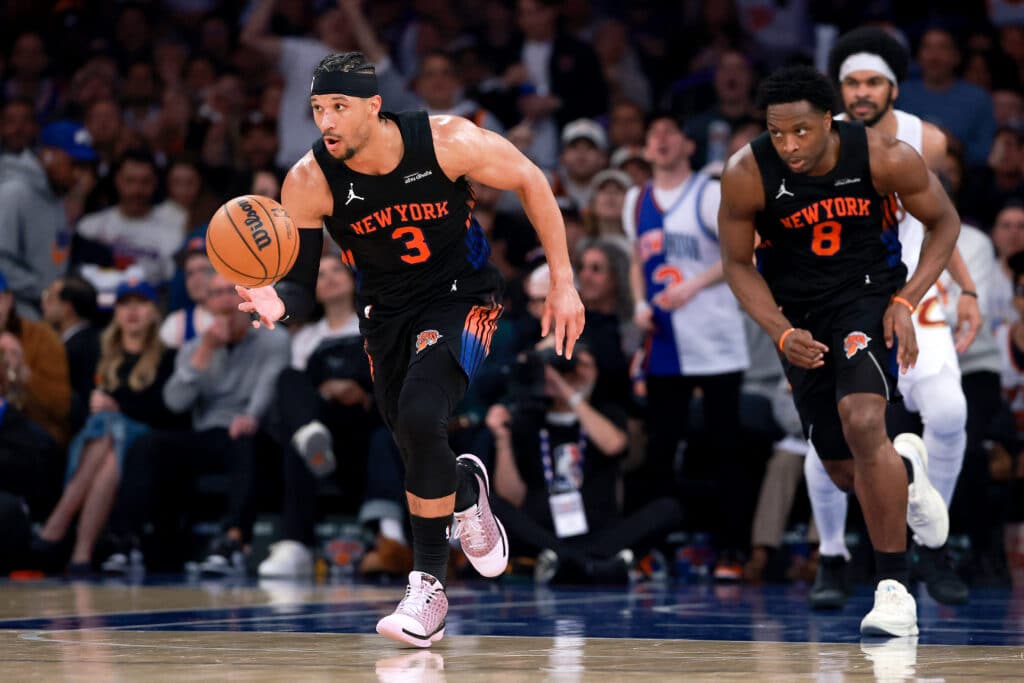 NBA: Knicks get past Cavs with a second-half surge for a 2-0 East lead