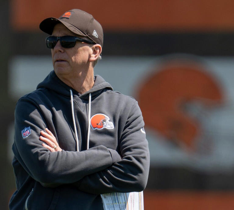 Todd Monken sends blunt Shedeur Sanders message to Deshaun Watson & Co