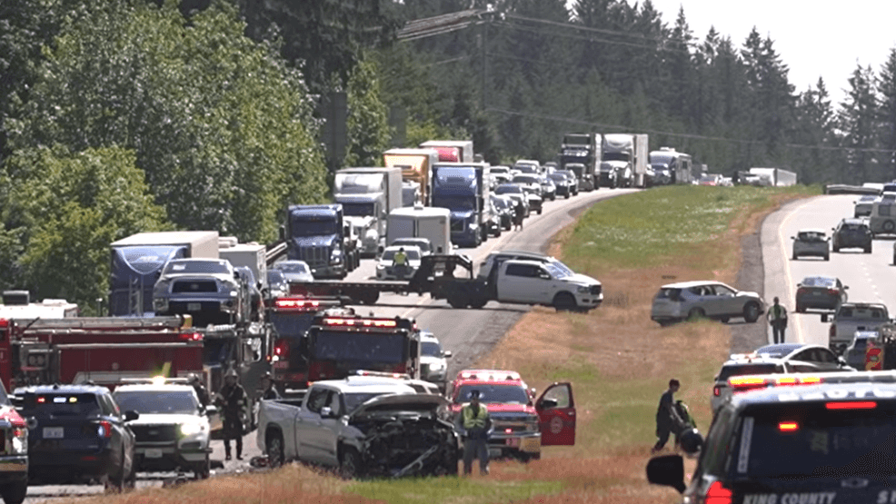 1 dead, several injured in major SR 18 crash near Maple Valley