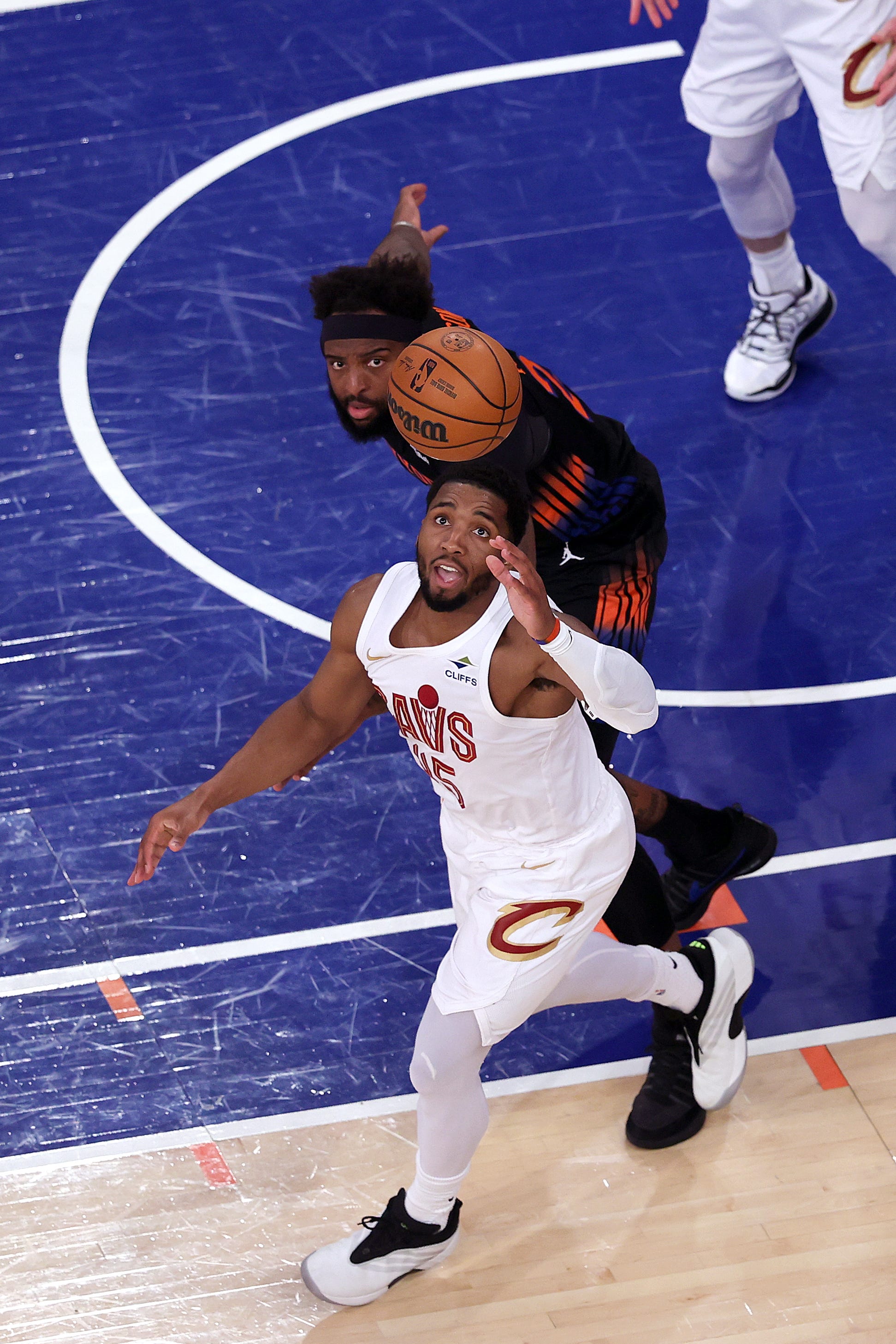 Cavaliers score vs Knicks. New York needs no comeback in Game 2 win