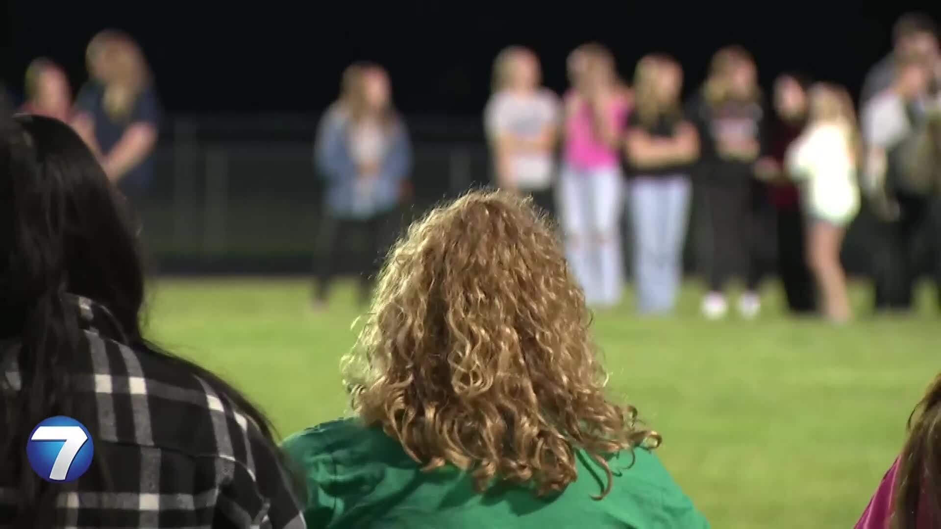 ‘She’s a fighter,’ community gathers to pray for teen burned during ...