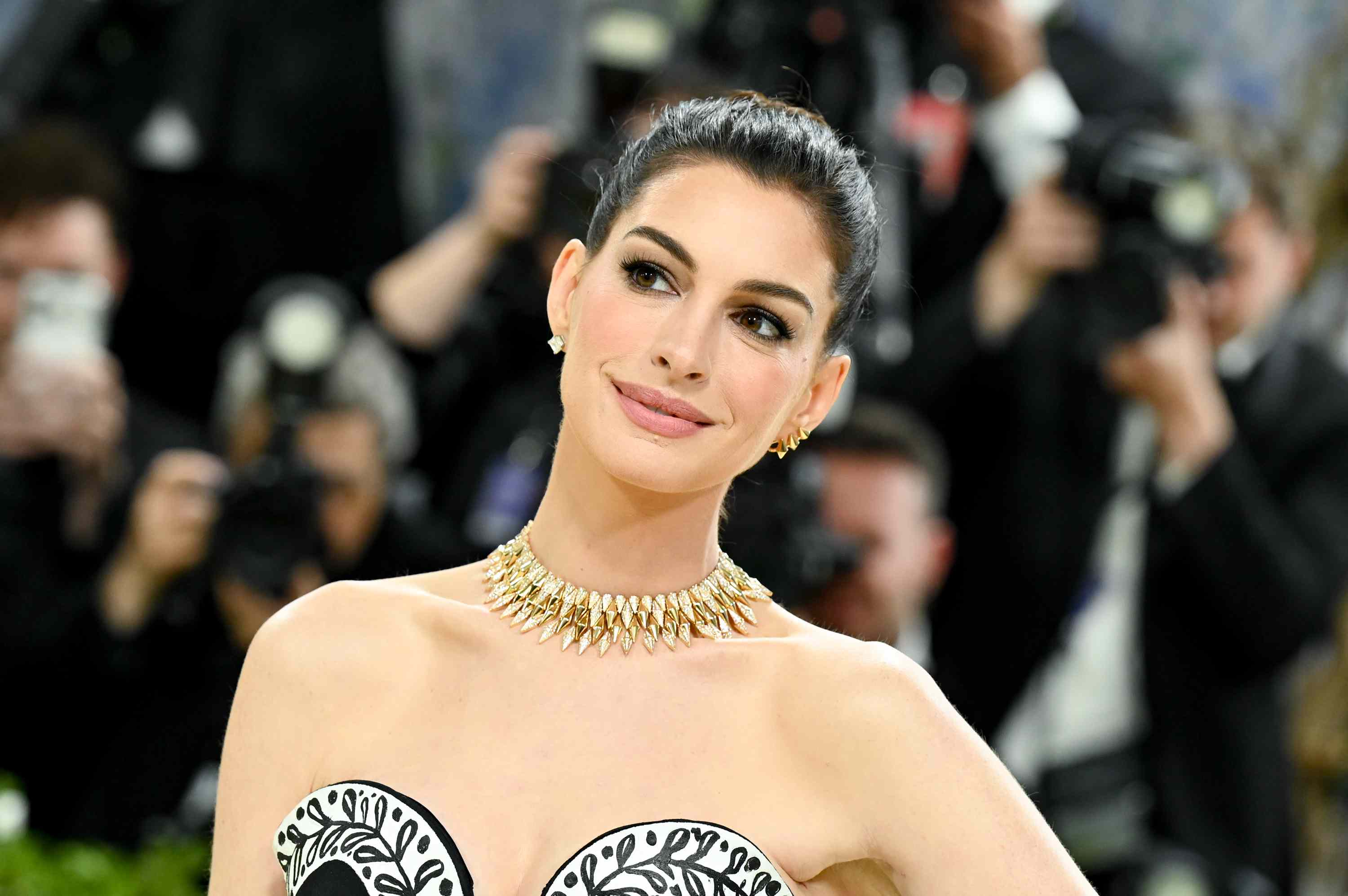 Anne Hathaway addresses facelift rumors and admits how she really feels ...