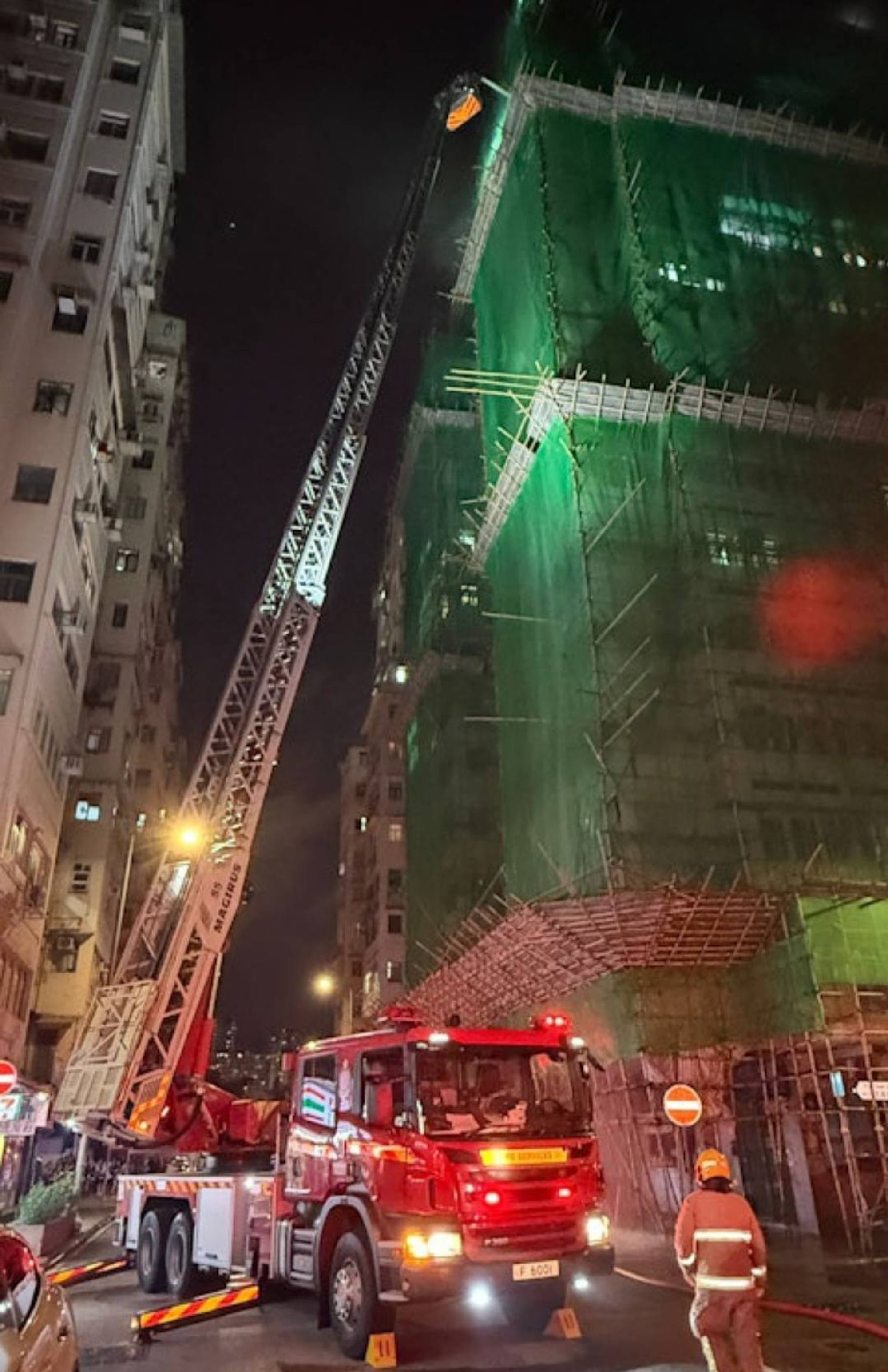 1 dead, 4 injured as Hong Kong subdivided flat fire forces 300 to be ...
