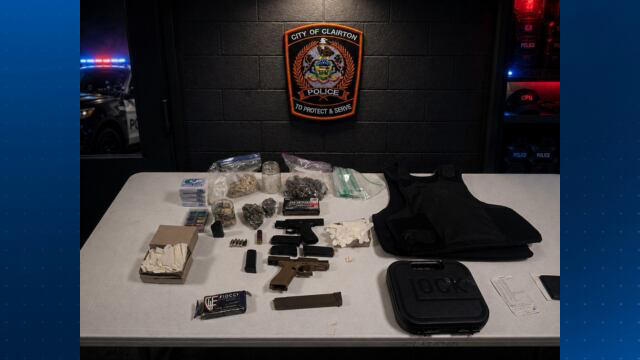 Man arrested in Clairton; police seize drugs, multiple guns