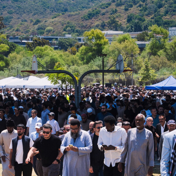 Thousands attend prayer memorial for San Diego Islamic Center shooting ...