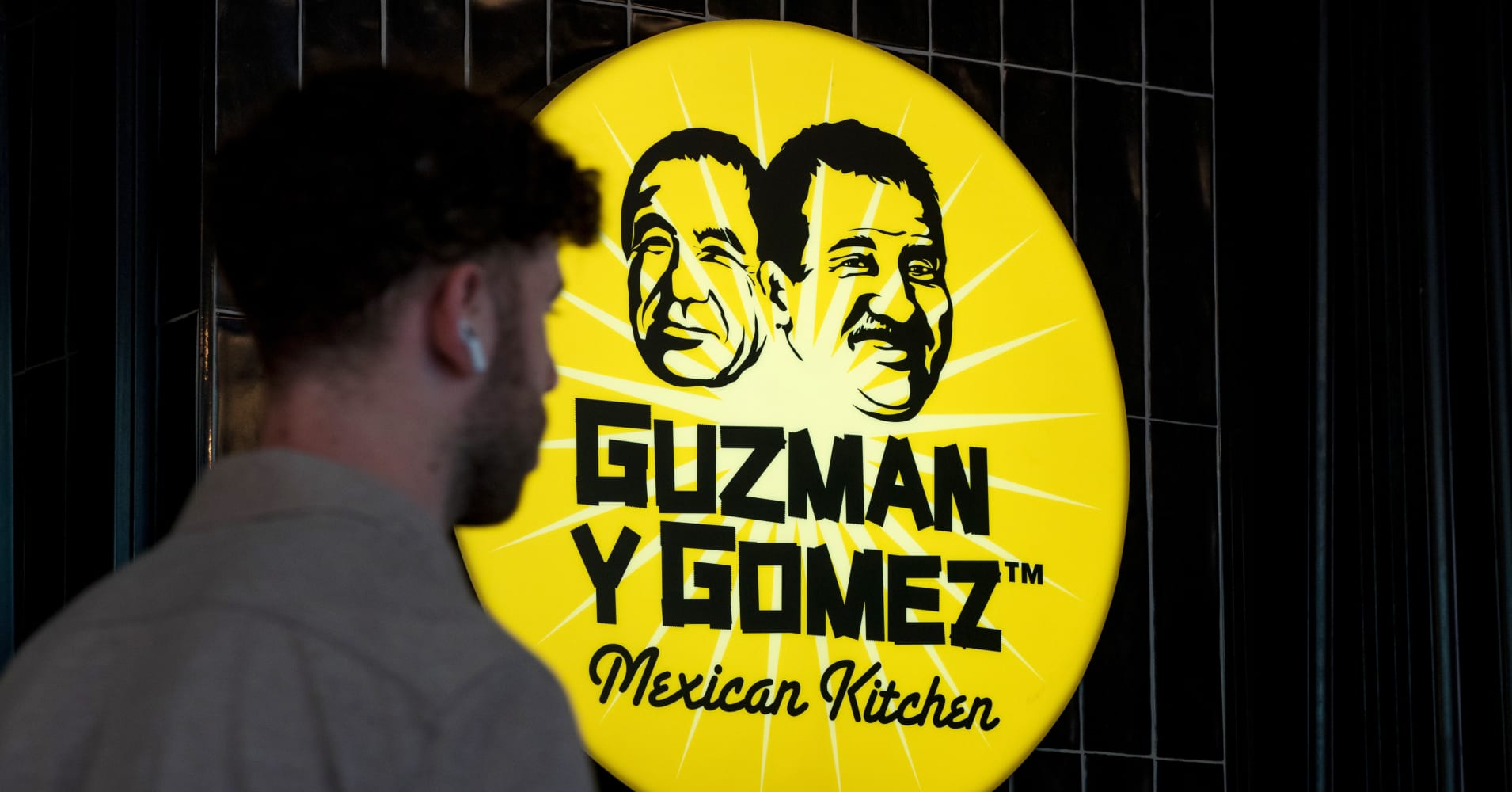 Guzman y Gomez shares surge as much as 20% after fast-food chain says ...