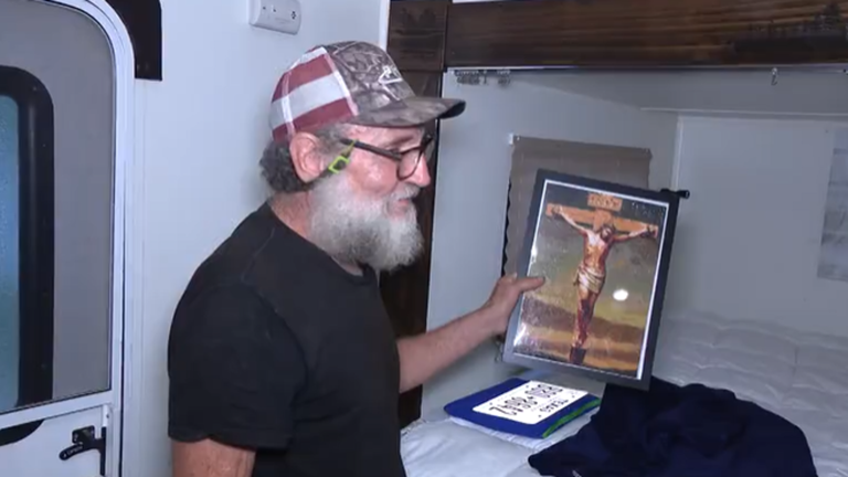 Homeless Fort Worth veteran hopes to reunite with dog after settling in ...