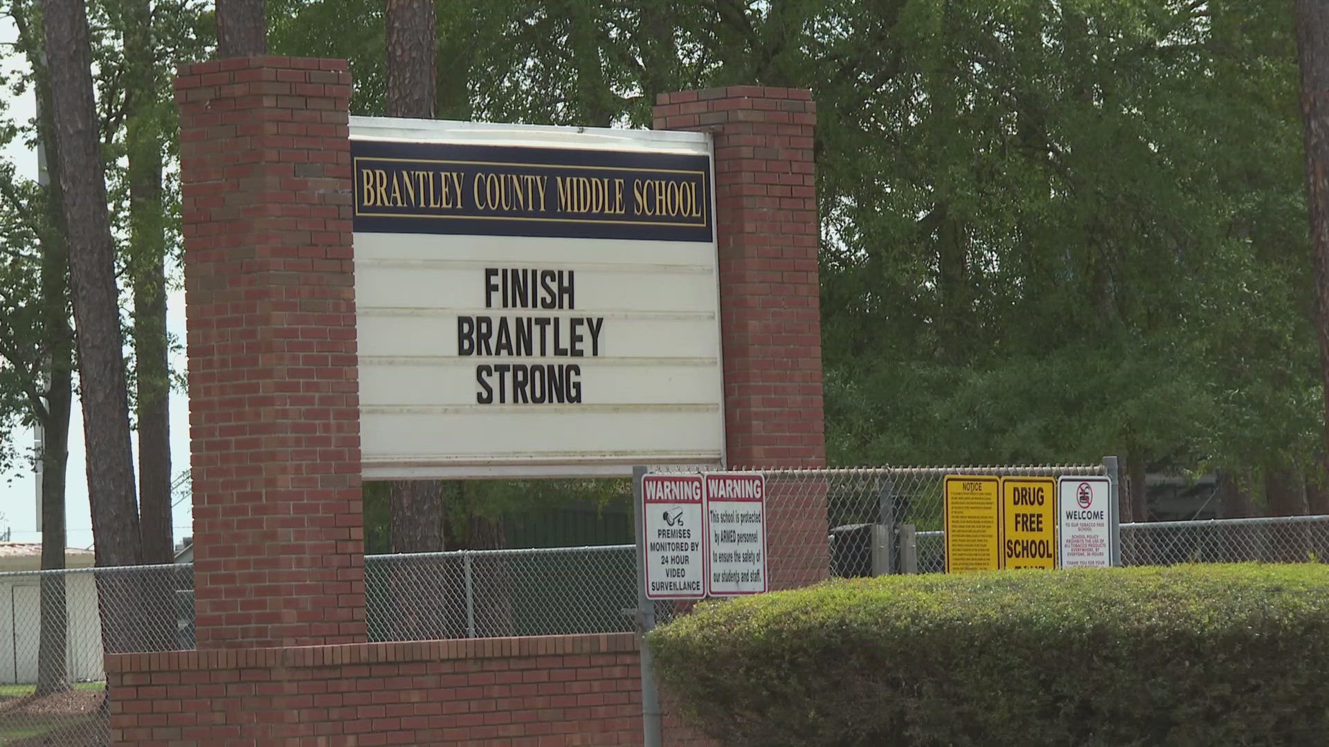 Brantley County students close out school year after Highway 82 wildfire
