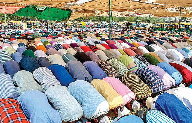 If crowds swell, staggered timings for namazis at Eidgahs, say clerics ...