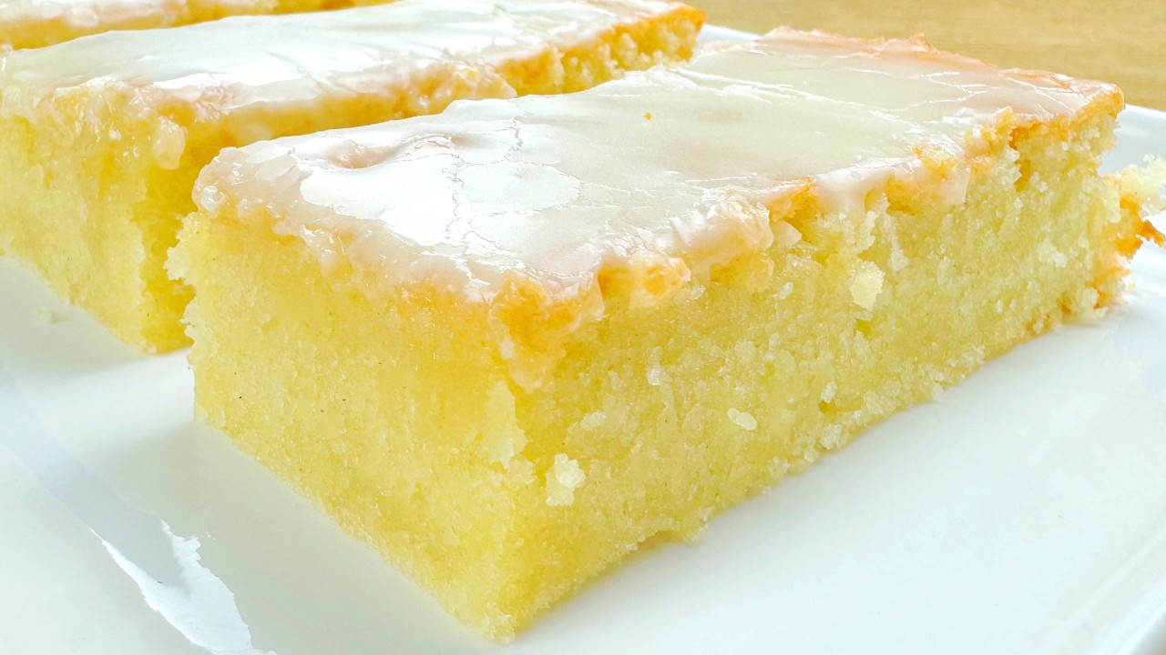 Simple homemade vanilla tray bake vanilla cake recipe