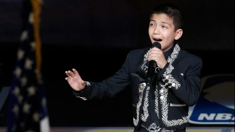 Local mariachi artist returns to perform national anthem ahead of Spurs ...